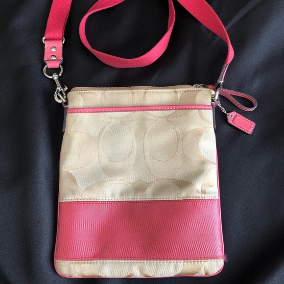 Coach | Bags | Coach Signature Jacquard Crossbody Swingpack Purse ...